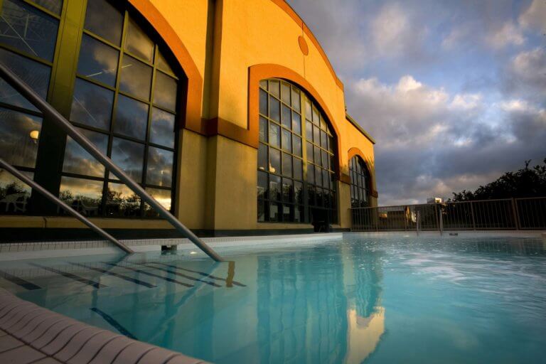 11 Canadian Hot Springs Worth Visiting - Landsby