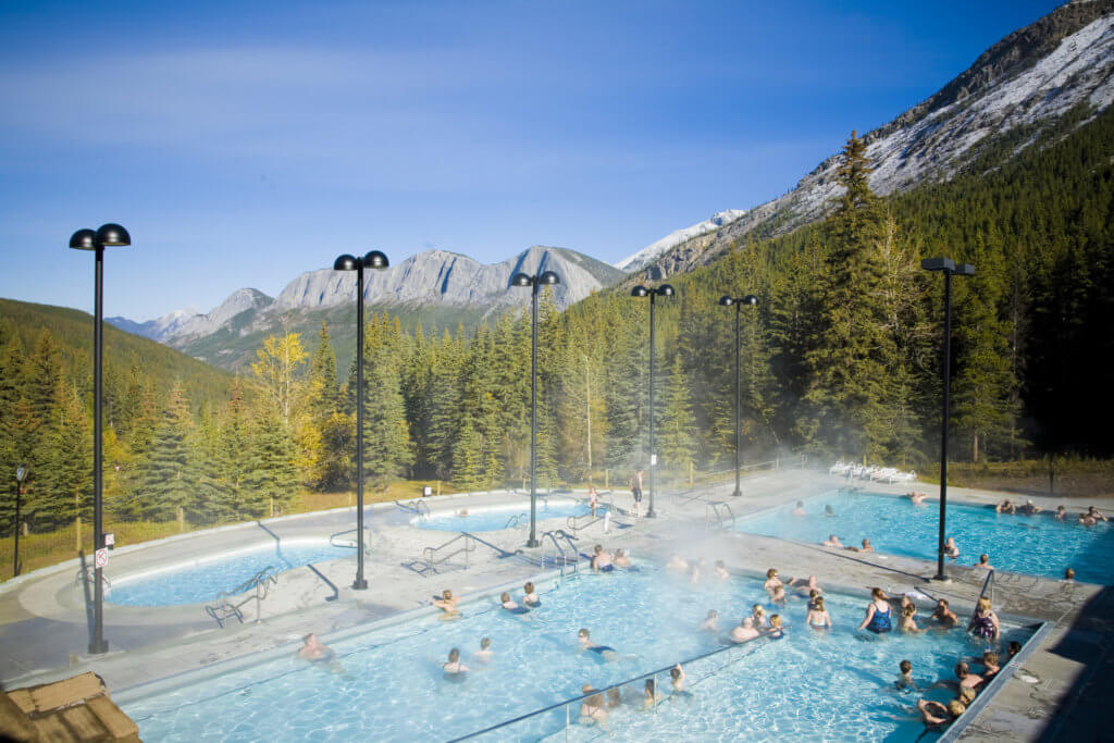 11 Canadian Hot Springs Worth Visiting - Landsby